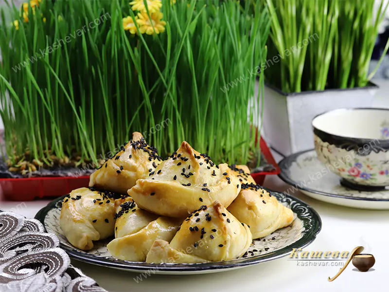 Turkish Samsa with Chicken and Cheese Recipe | Kashevar